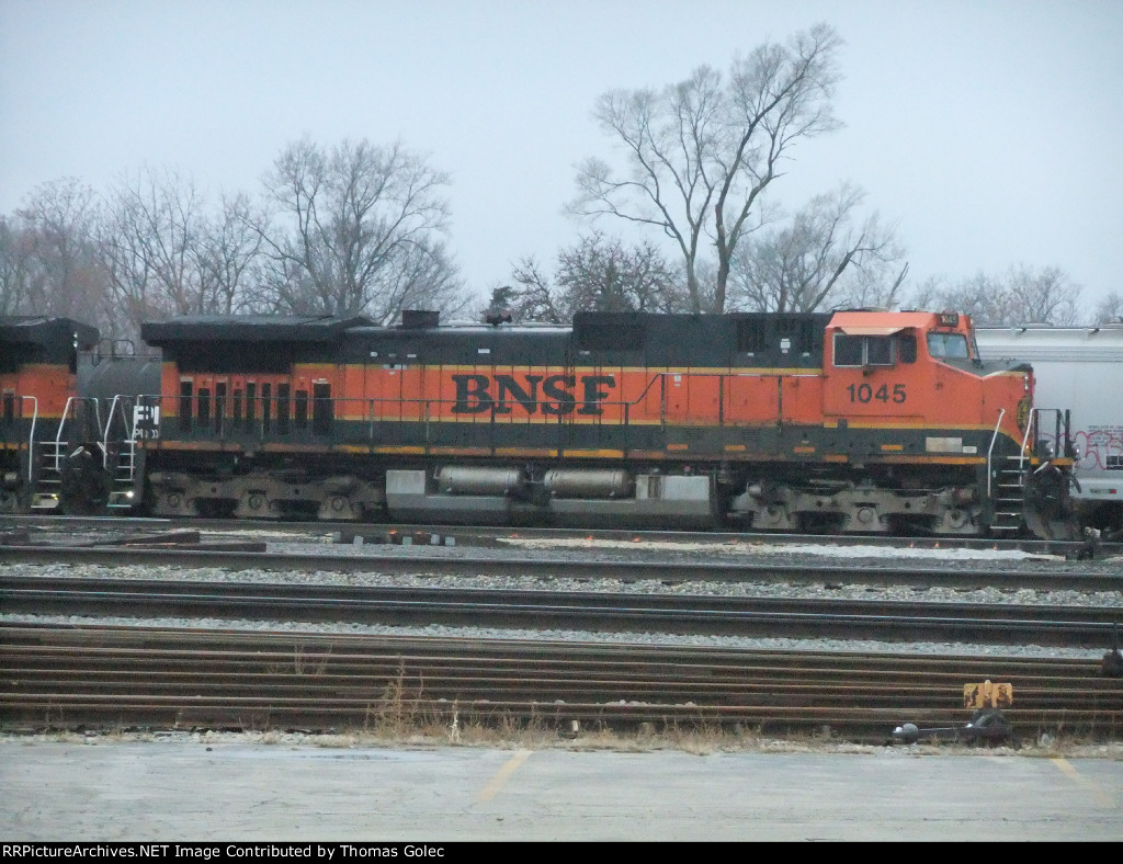 BNSF 1045